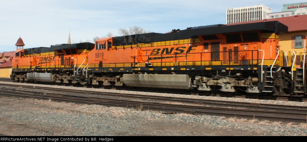 BNSF 5819